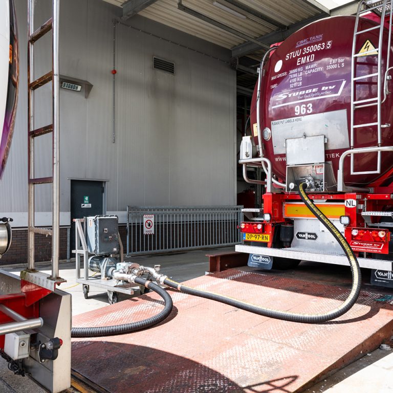 Overladen en mengen – Stubbe Logistiek