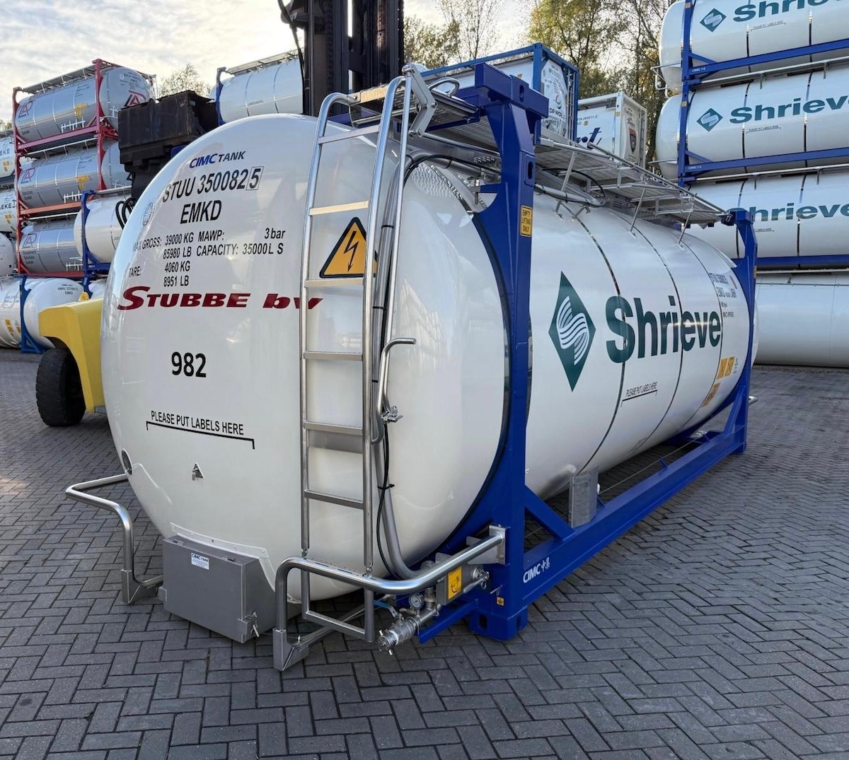 5 new tank containers – Stubbe Logistiek